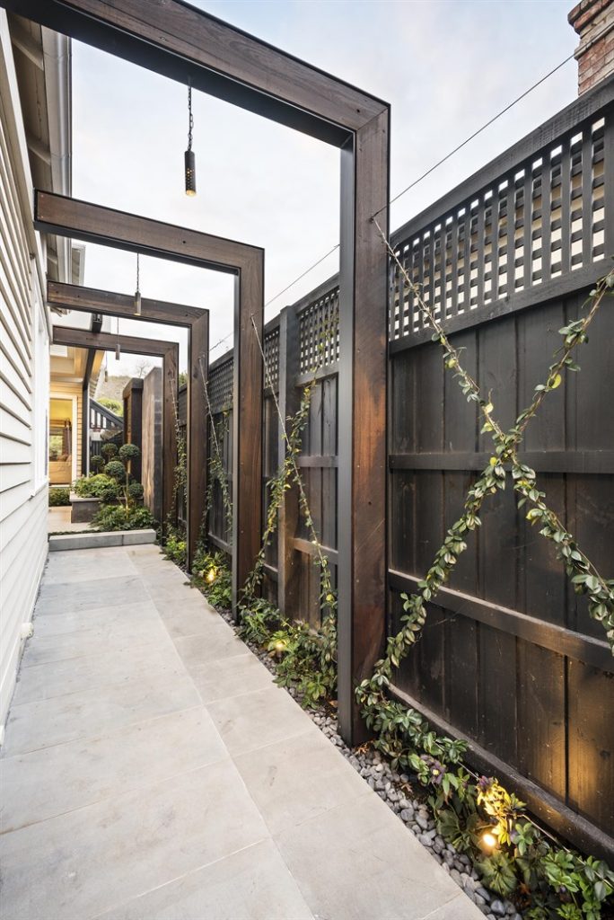 30 Backyard & Garden Fence Decor Ideas - Page 19 - Gardenholic