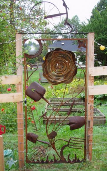 30 Backyard & Garden Fence Decor Ideas - Page 3 - Gardenholic